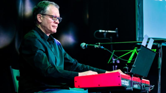 Travelogue in concerto in piazza degli Embriaci, tributo a Joni ...