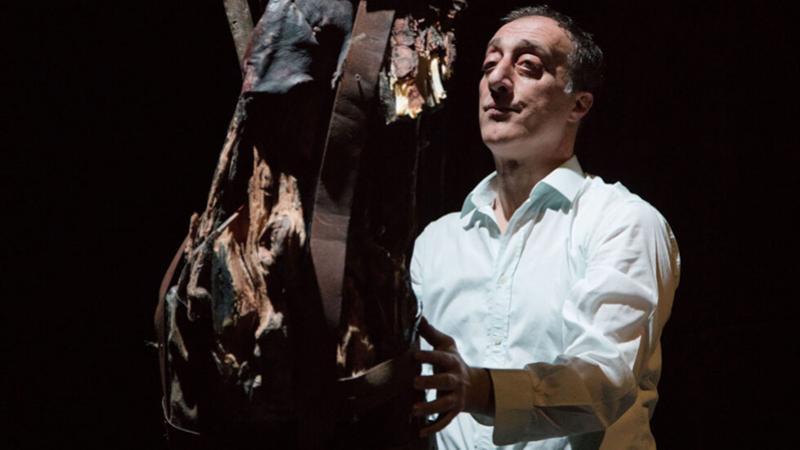 Come un granello di sabbia, con Salvatore Arena - DonneTeatroDiritti ...