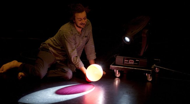 Spot, spettacolo per bambini con Andrea Buzzetti - Teatro Piccolissimo ...