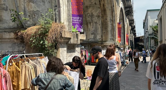 Remira Market: Ultima Fermata, mercatino vintage con musica by Pitch Up ...