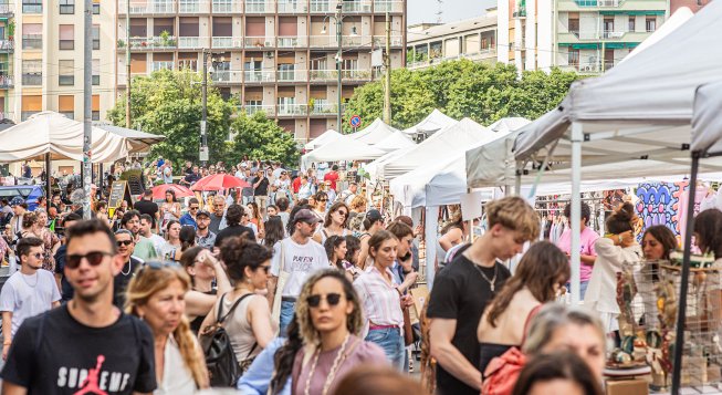 Red Bazar sul Naviglio, mercatino dell'artigianato e del fatto a mano ...